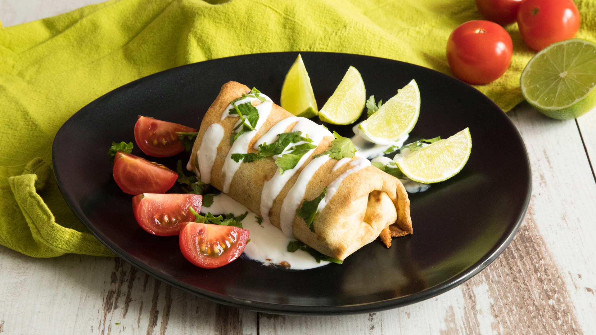 Chimichangas mit Hackfleisch-Bohnen-Füllung und Cheddar