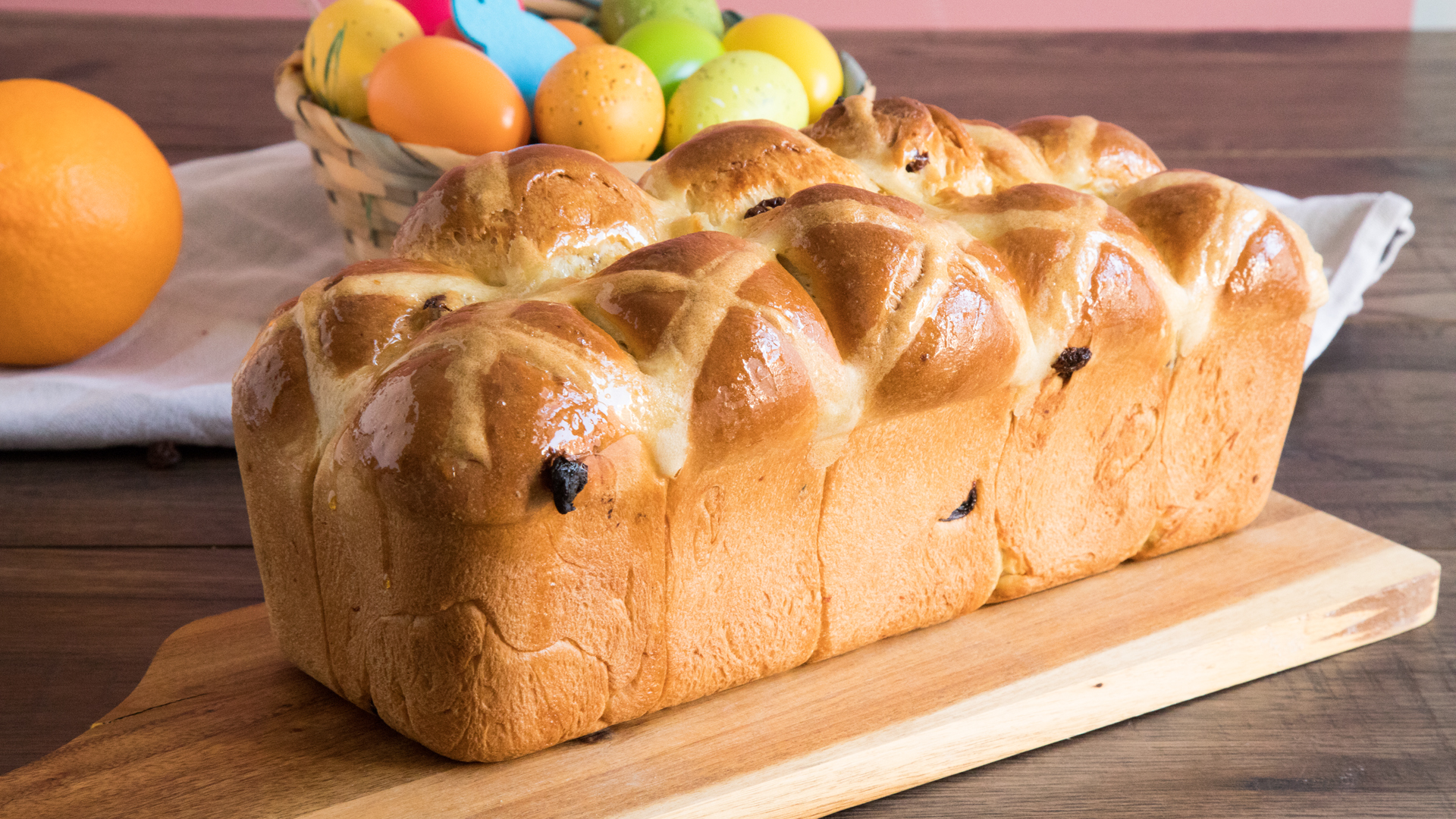 Osterrezept für einen Hot Cross Bun Loaf