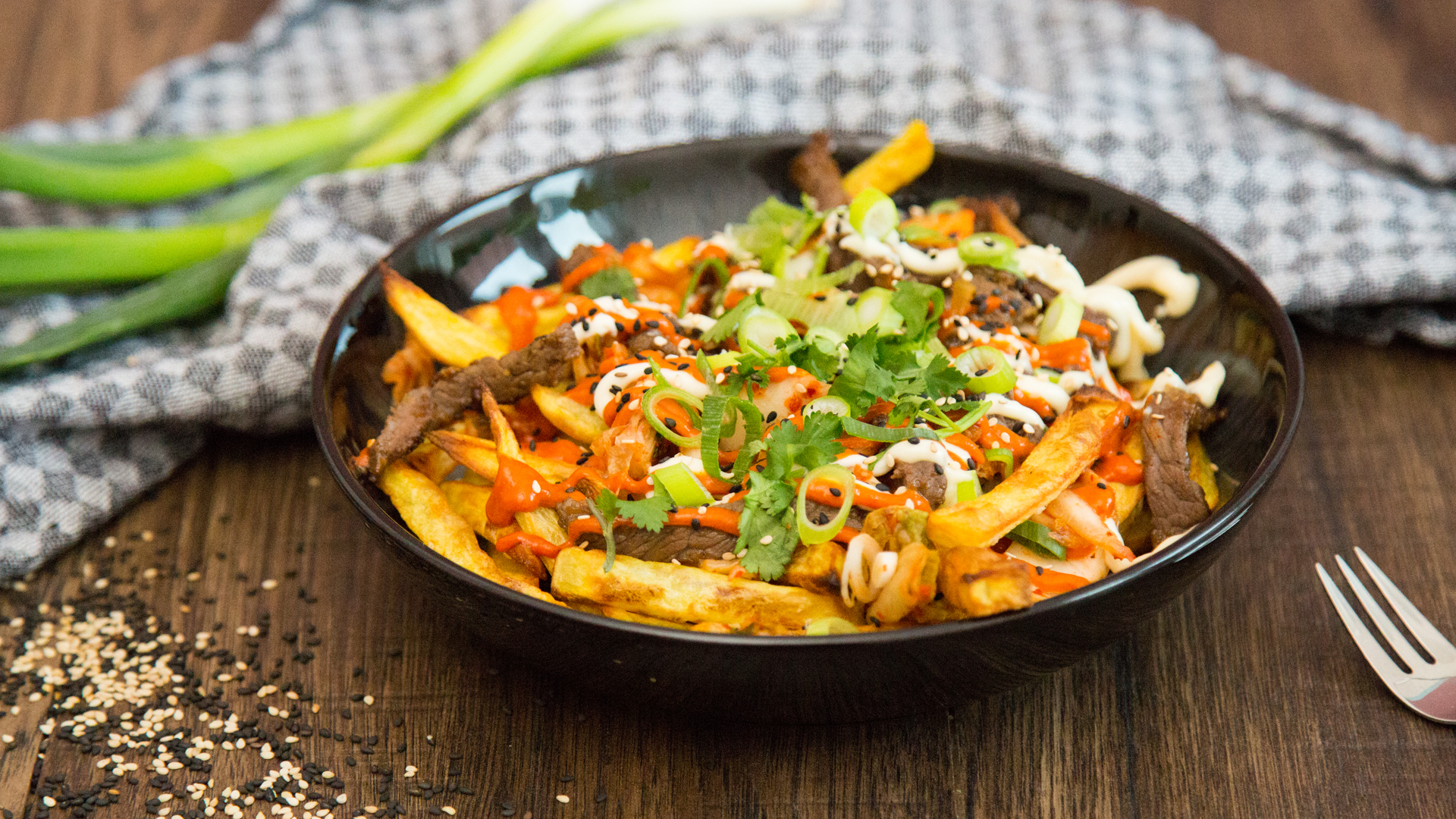 Kimchi Fries mit gebratenem Bulgogi & Sesam-Mayonnaise