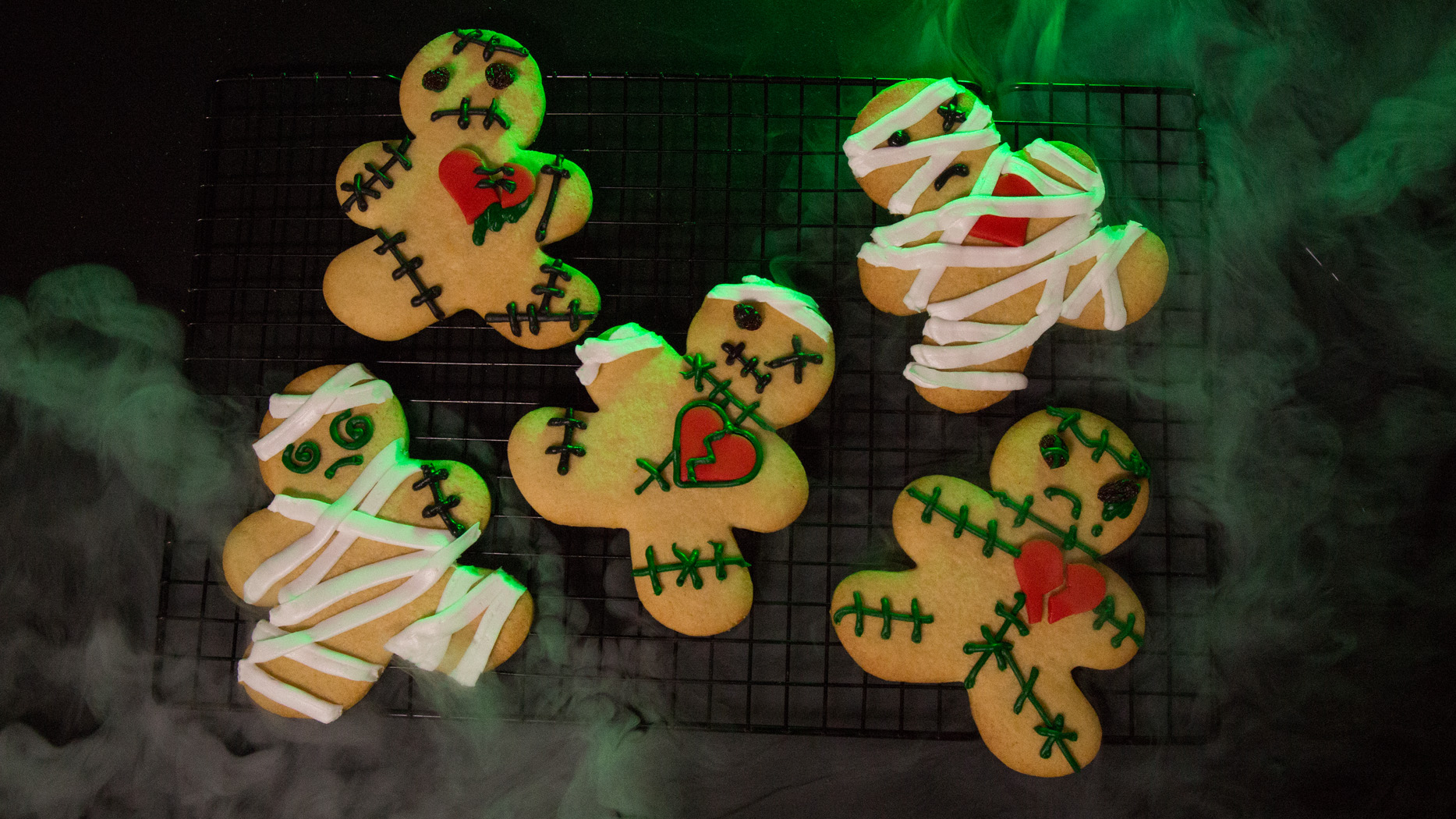 Voodoo Cookies mit Royal Icing & Fondant für Halloween